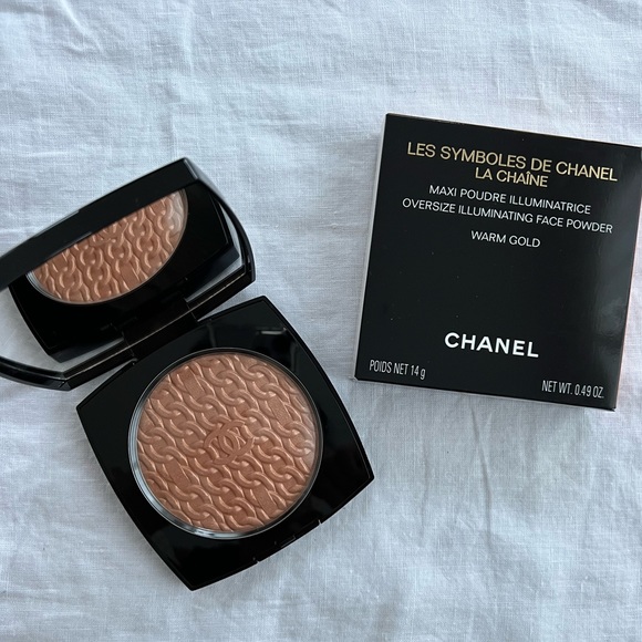 CHANEL | Makeup | Les Symboles De Chanel Le Chaine Oversize ...